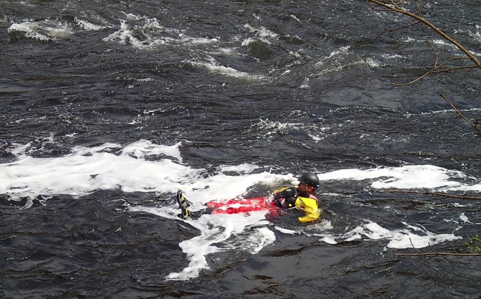 Weekend DEFRA Water Training. – Tayside Mountain Rescue